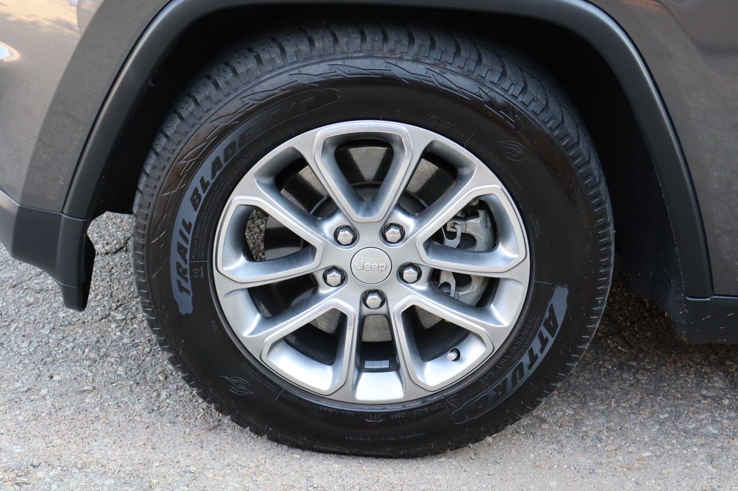 2014 Jeep Grand Cherokee Limited | Victory Motors of Colorado