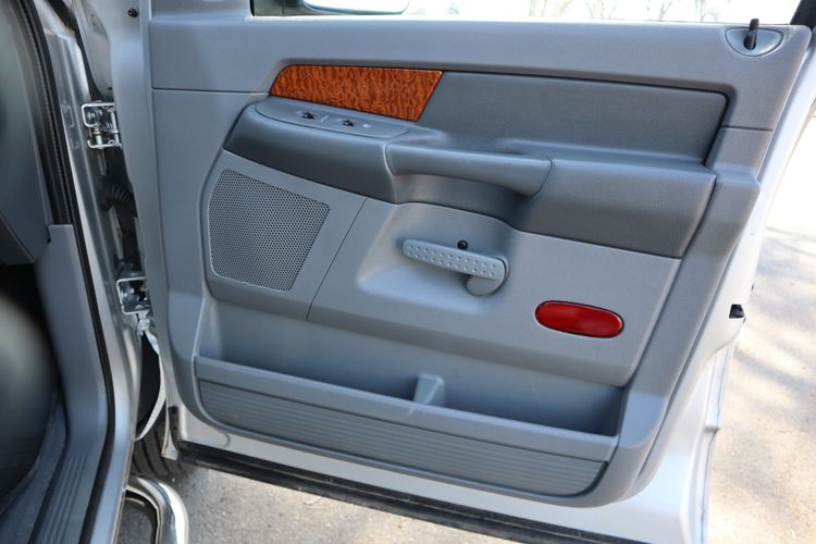 2006 Dodge Ram 3500 SLT | Victory Motors of Colorado