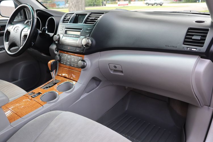 2008 Toyota Highlander Hybrid Base | Victory Motors of Colorado