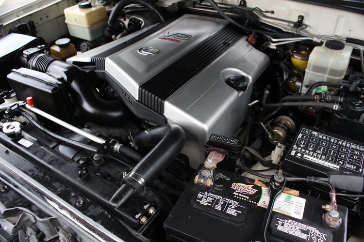 2001 Lexus LX 470 Base | Victory Motors of Colorado