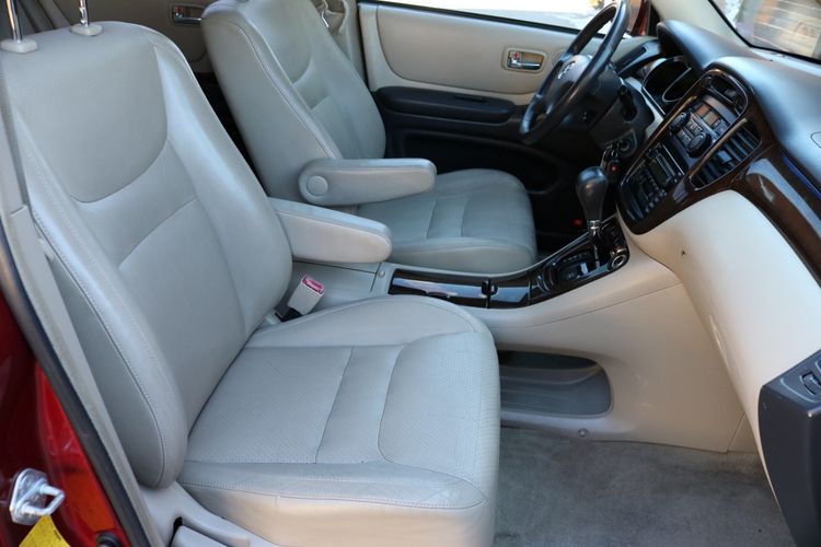 2003 Toyota Highlander Limited | Victory Motors of Colorado