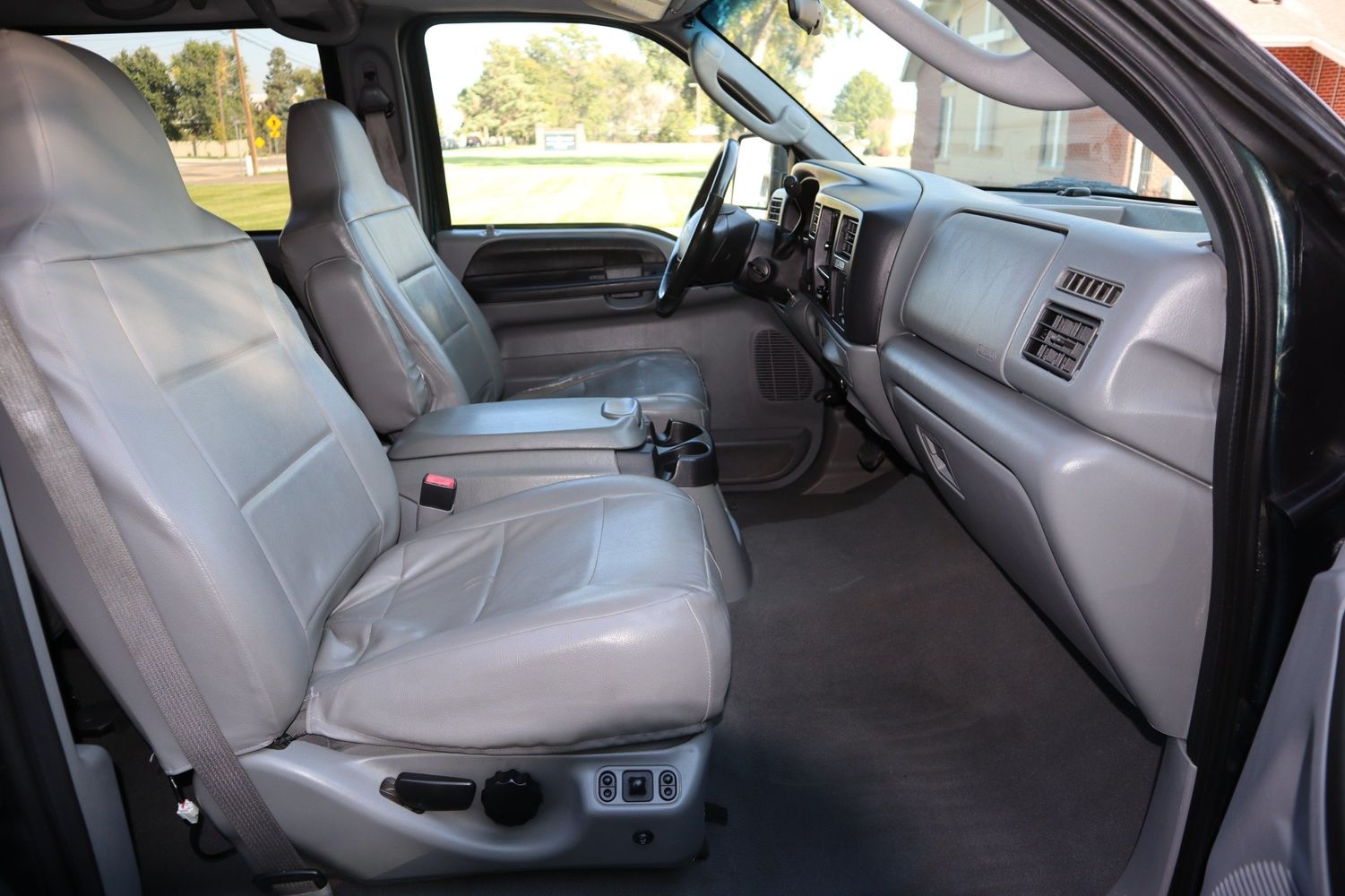 2005 Ford Excursion XLT | Victory Motors of Colorado