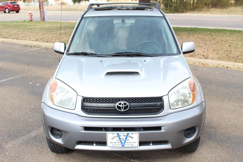 2004 Toyota RAV4 Photos
