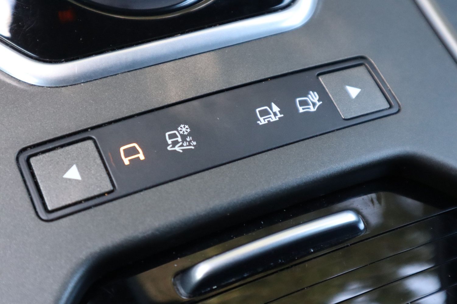 2018 Land Rover Range Rover Evoque SE Premium | Victory Motors of Colorado