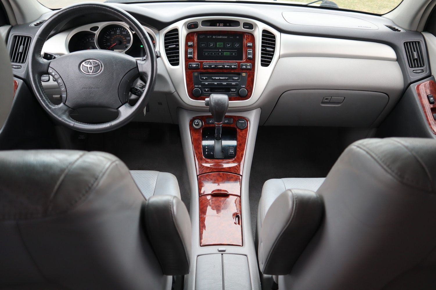 2004 Toyota Highlander Limited | Victory Motors of Colorado