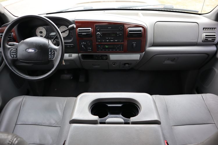 2005 Ford F-350 Super Duty Lariat | Victory Motors of Colorado