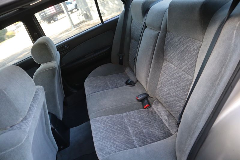 1999 Nissan Maxima Photos