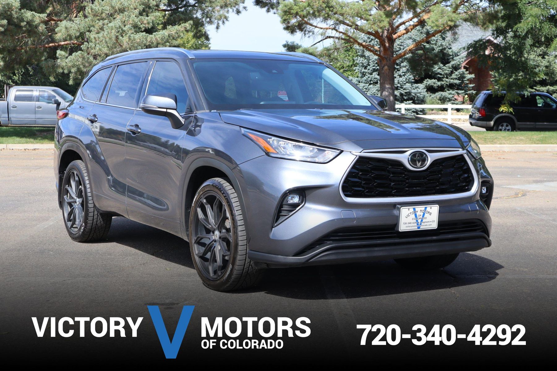 2020 Toyota Highlander XLE | Victory Motors of Colorado