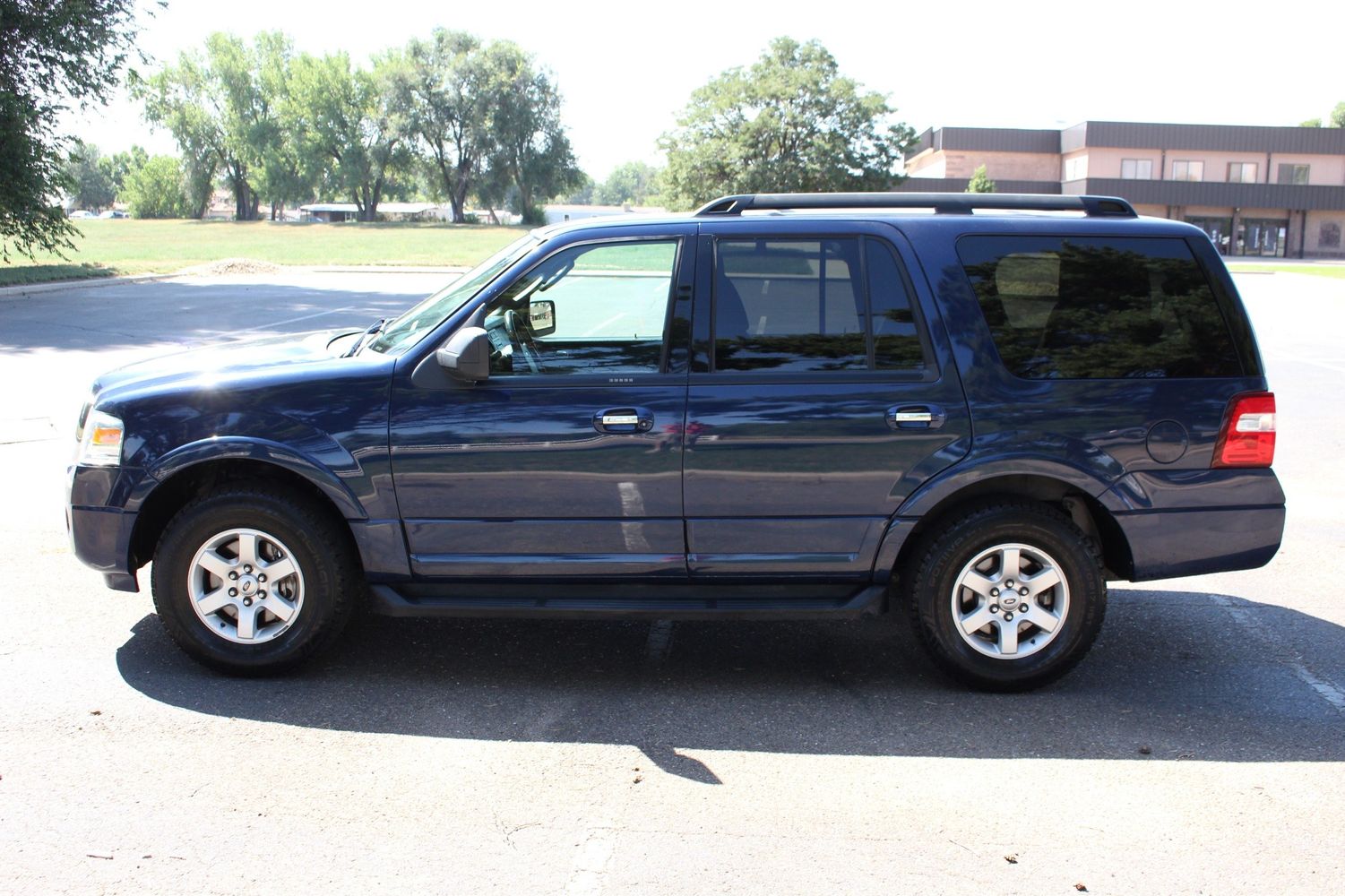 2009 Ford Expedition XLT | Victory Motors of Colorado