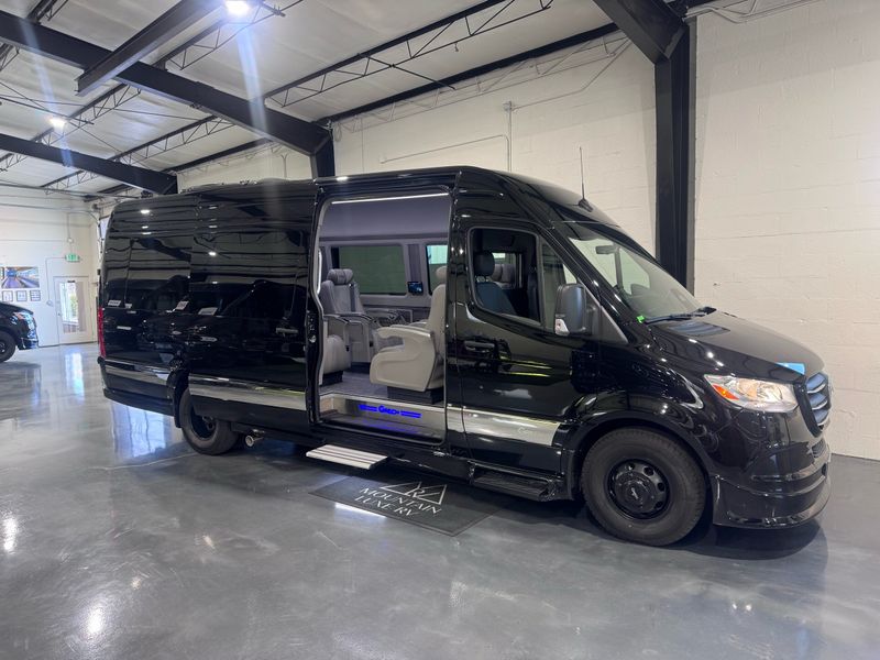 Grech LUSSO Tour | Luxury Mercedes Sprinter Executive Van