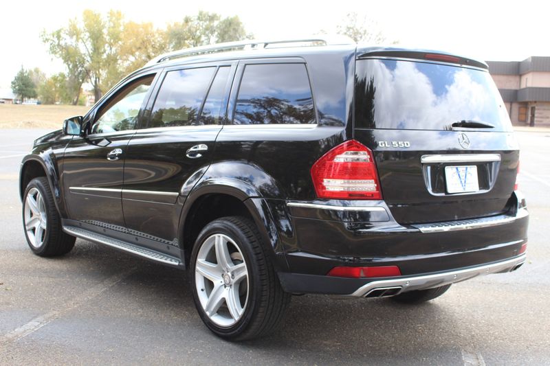 2011 Mercedes-Benz GL 550 Photos