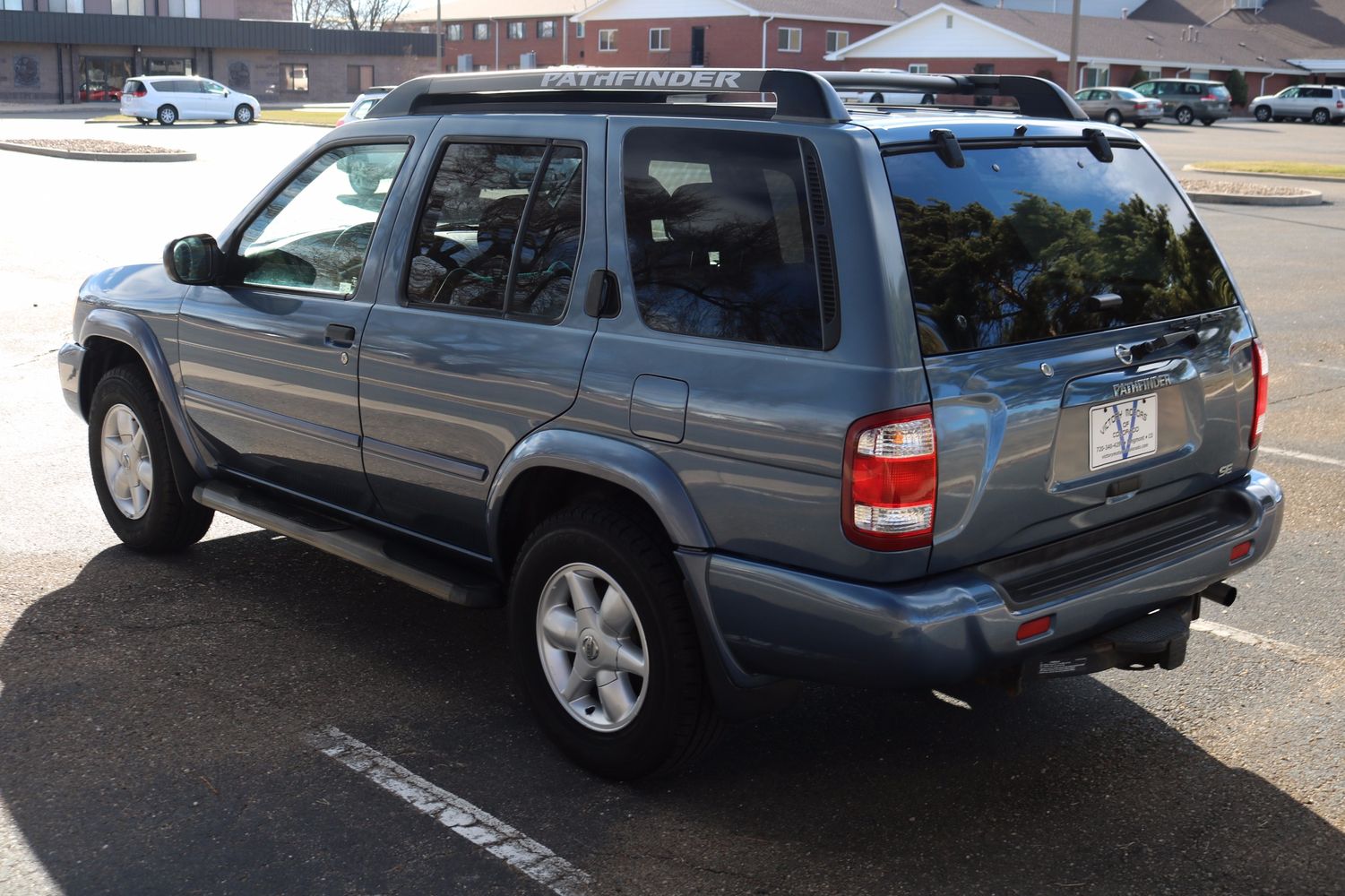 2002 Nissan Pathfinder SE | Victory Motors of Colorado