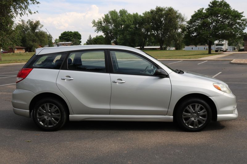 2004 Toyota Matrix Photos