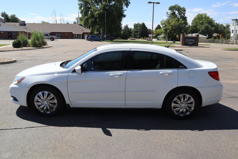2012 Chrysler 200 Photos 2012-chrysler-200-photos