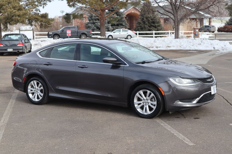 2015 Chrysler 200 Photos