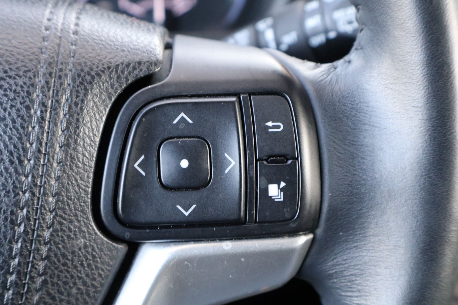 2015 Toyota Highlander Limited | Victory Motors of Colorado