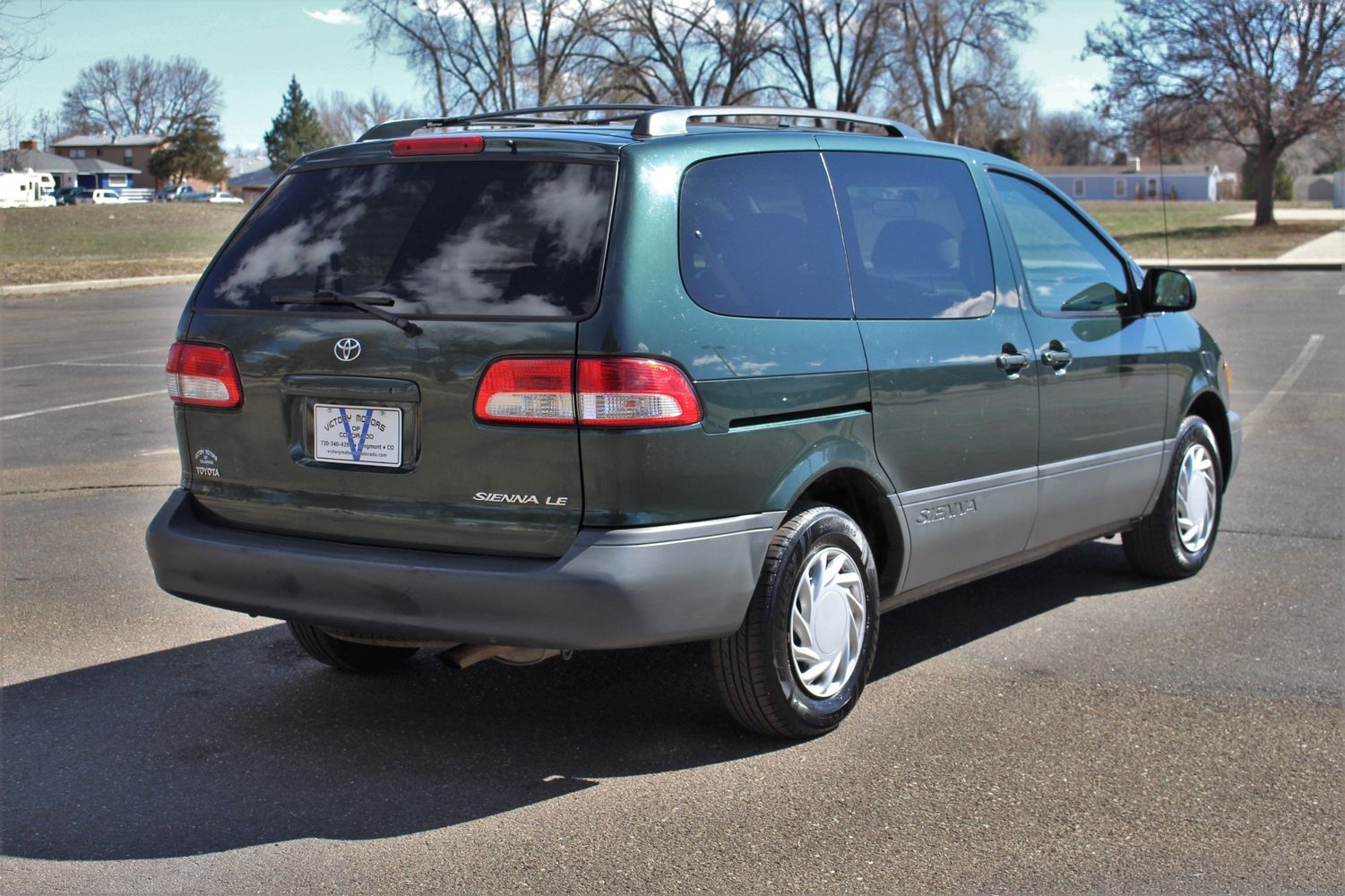 2003 Toyota Sienna LE | Victory Motors of Colorado