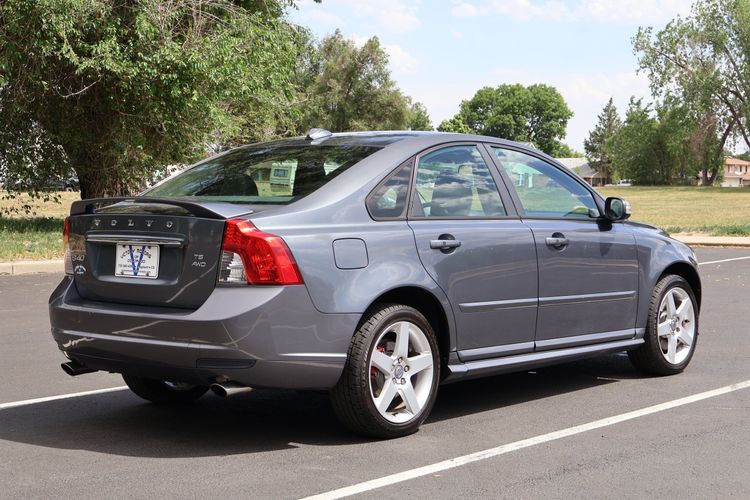 2010 Volvo S40 T5 R-Design | Victory Motors of Colorado