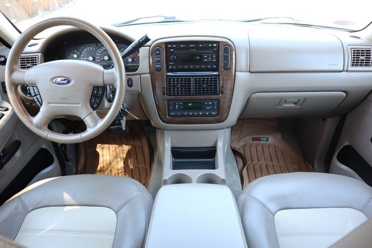 Ford Explorer 2005 Interior