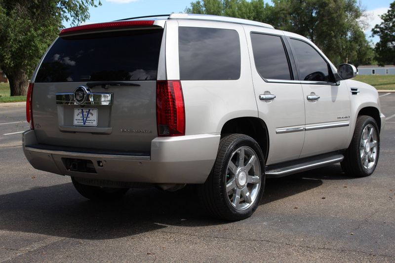 2008 Cadillac Escalade Photos