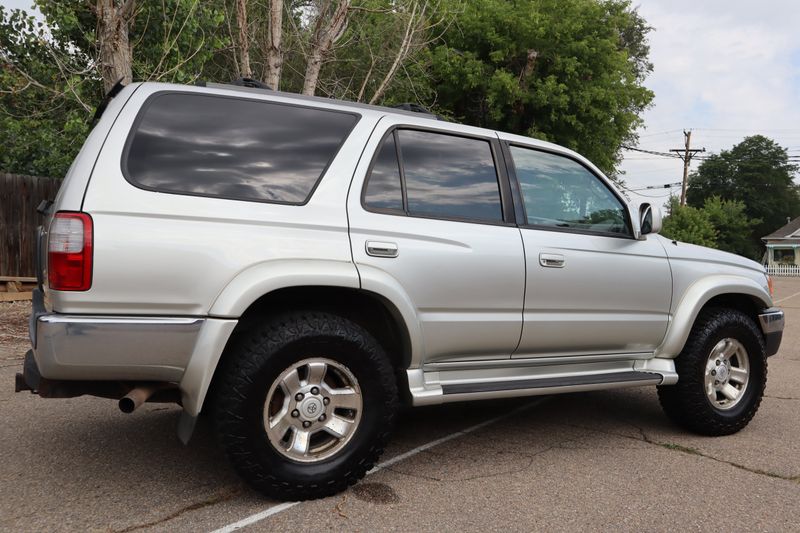 2000 Toyota 4Runner Photos