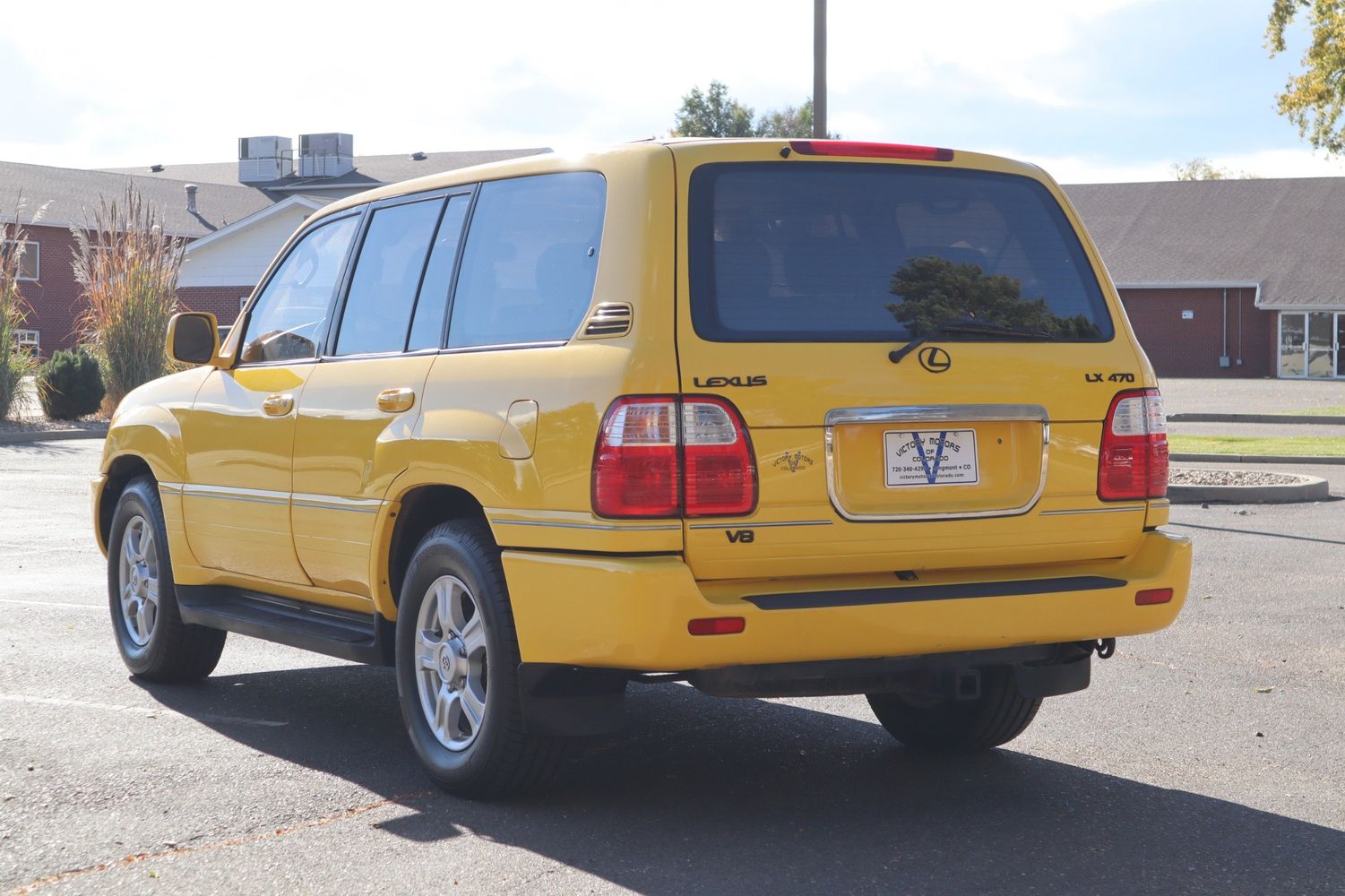 2001 Lexus LX 470 Base | Victory Motors of Colorado