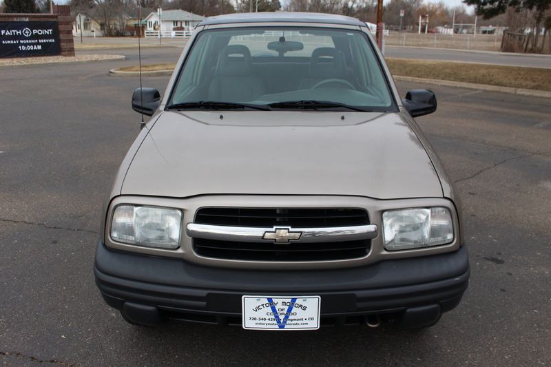 2002 Chevrolet Tracker Photos