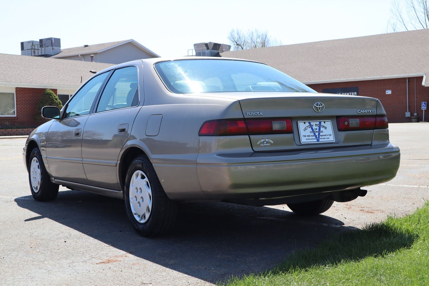 1999 Toyota Camry LE | Victory Motors of Colorado