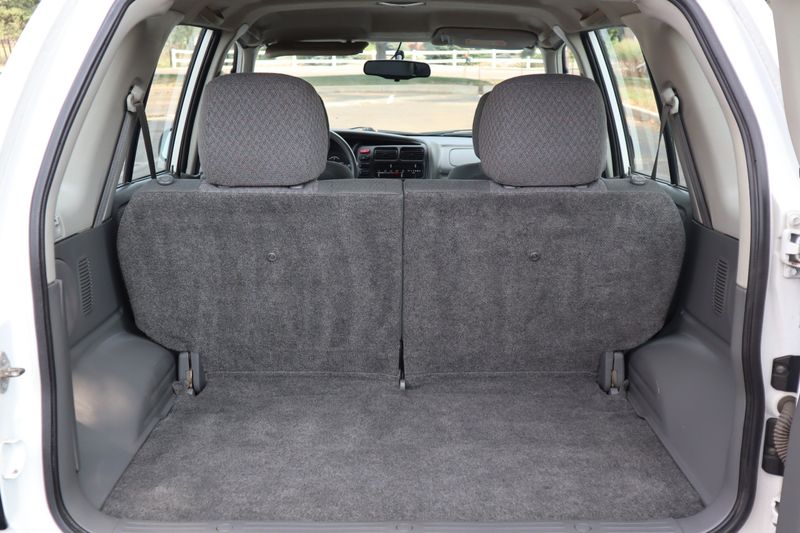 2000 Chevrolet Tracker Photos