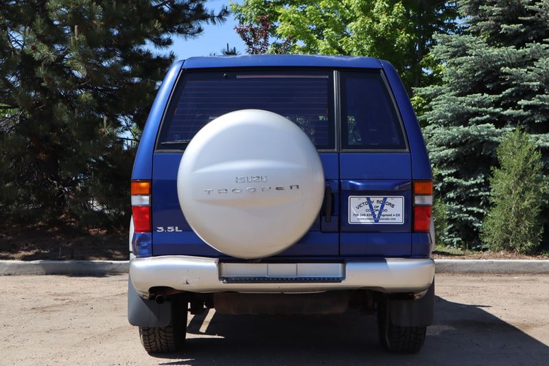 1999 Isuzu Trooper Photos
