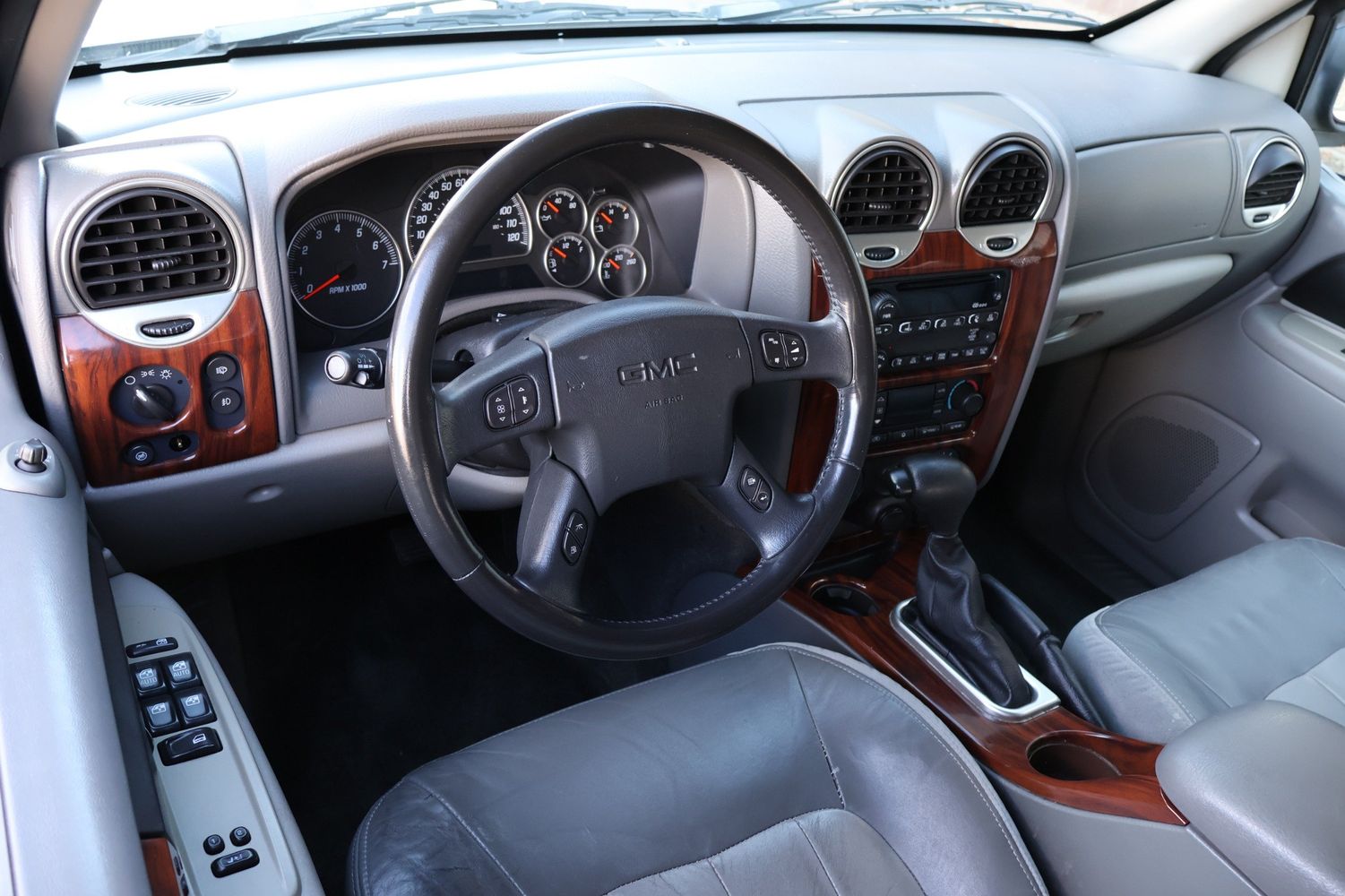 2002 GMC Envoy SLT | Victory Motors of Colorado