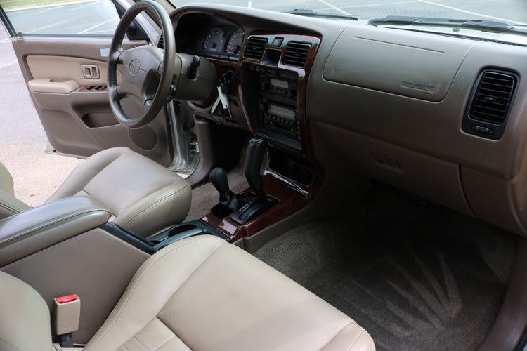 2000 Toyota 4Runner Limited | Victory Motors of Colorado