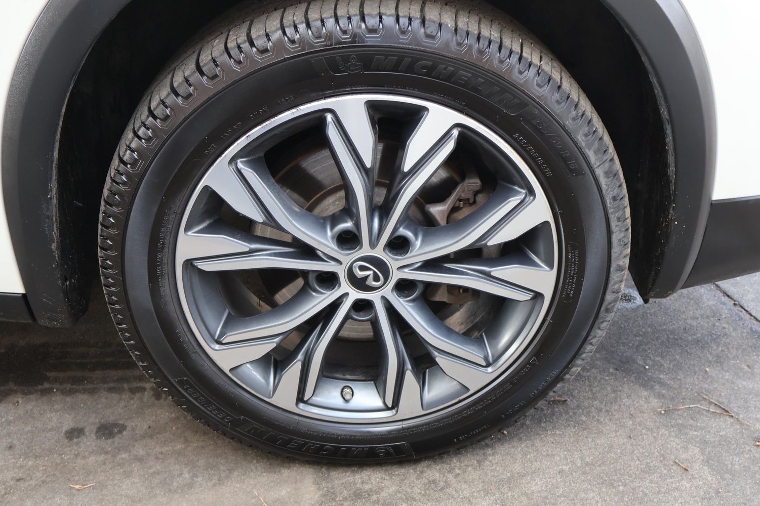 2018 INFINITI QX30 Luxury | Victory Motors of Colorado