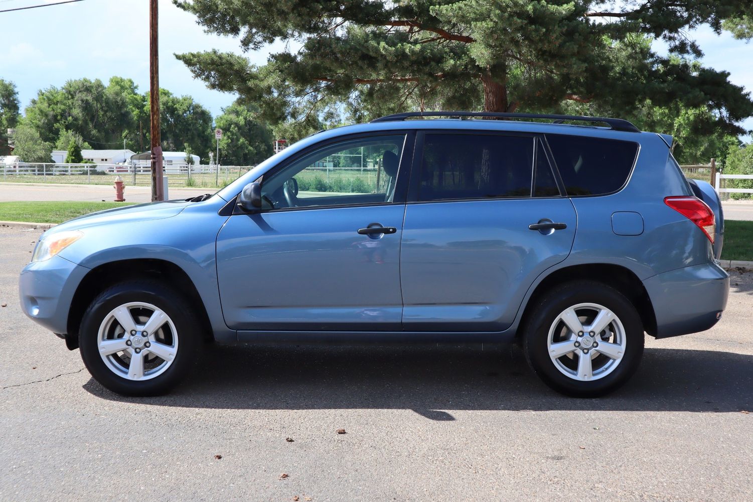 2008 Toyota RAV4 BASE | Victory Motors of Colorado