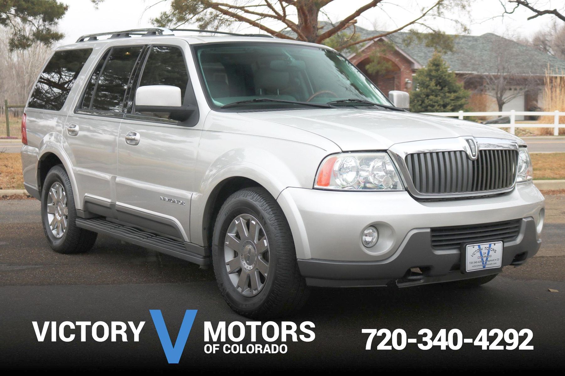 2004 Lincoln Navigator Luxury | Victory Motors of Colorado