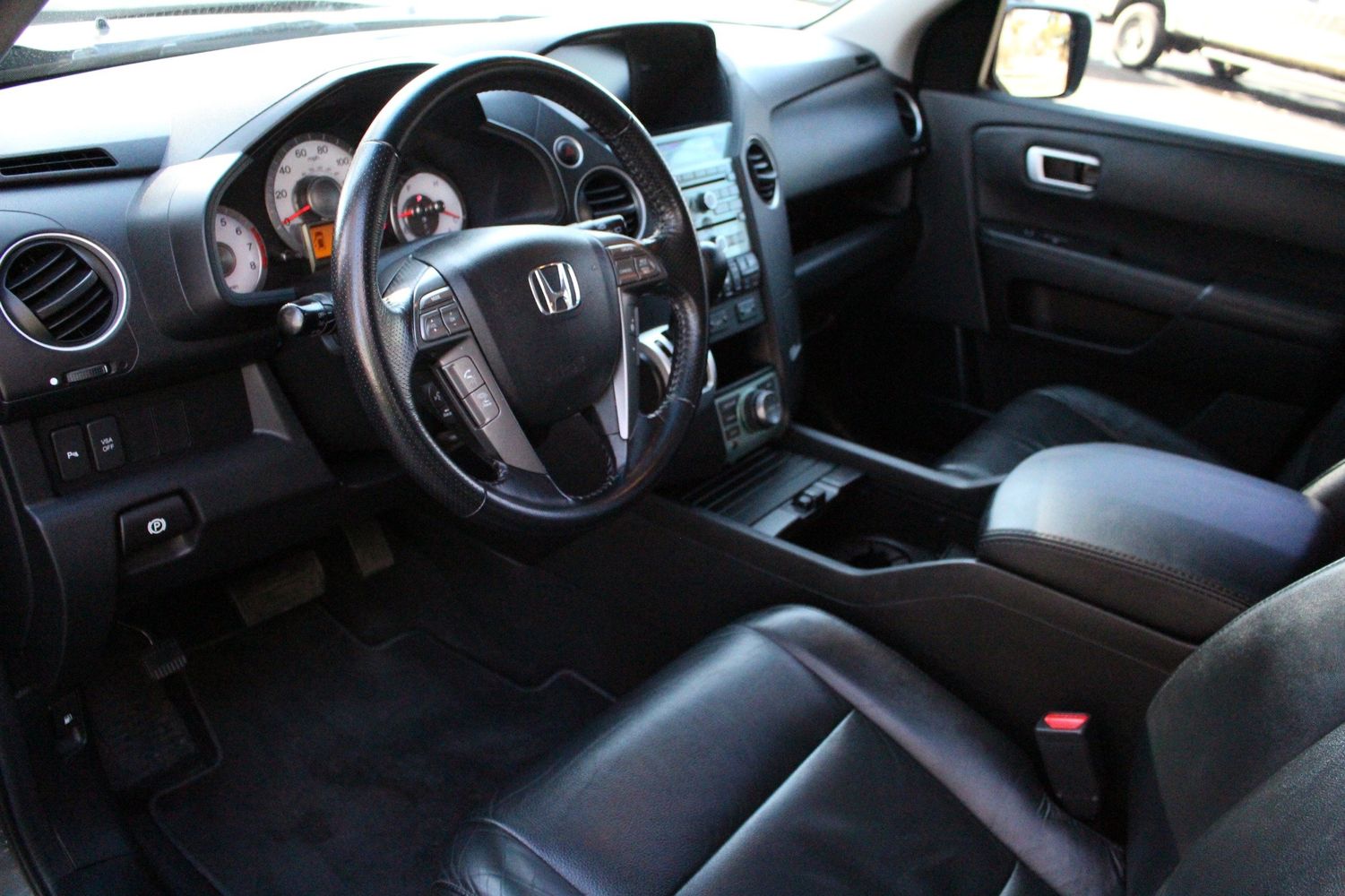 2010 Honda Pilot Touring w/Navi w/DVD | Victory Motors of Colorado