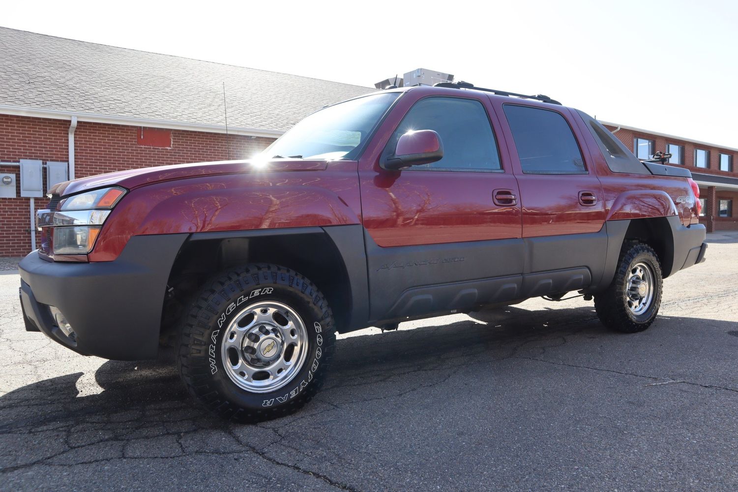 2004 Chevrolet Avalanche 2500 | Victory Motors of Colorado