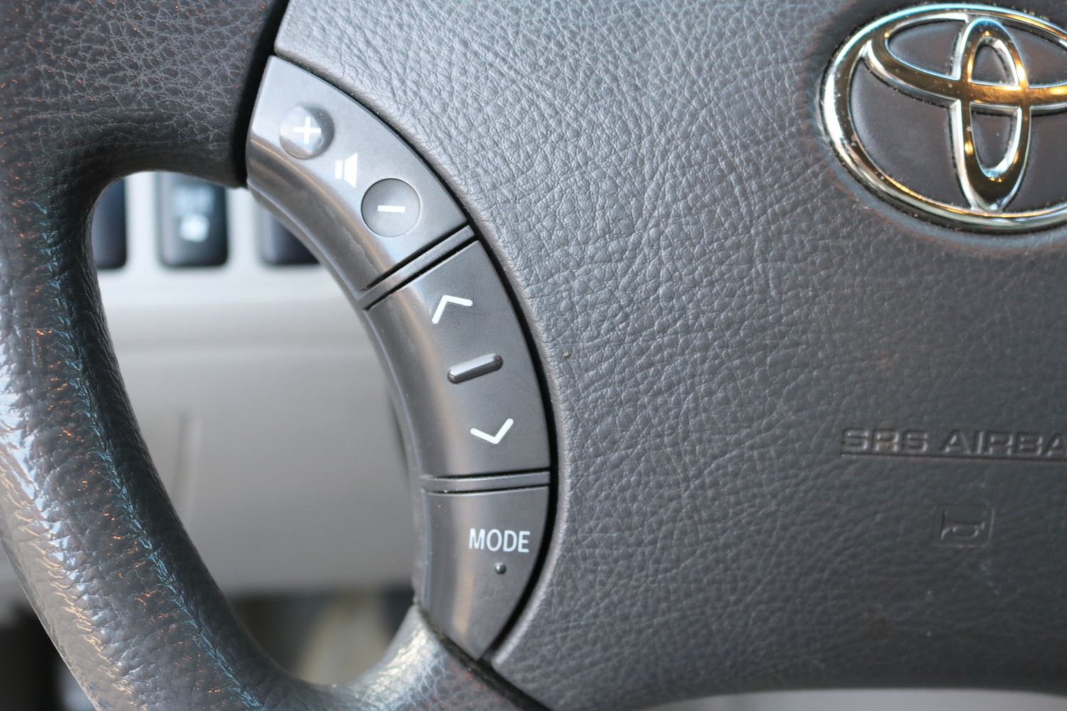 2005 Toyota Highlander AWD | Victory Motors of Colorado