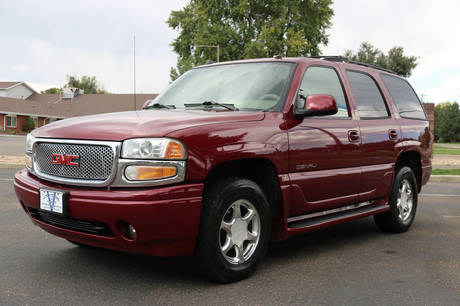 2004 GMC Yukon Denali | Victory Motors of Colorado