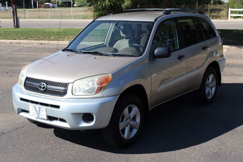 2005 Toyota RAV4 Photos