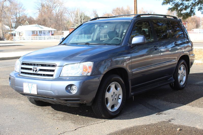 2004 Toyota Highlander Photos