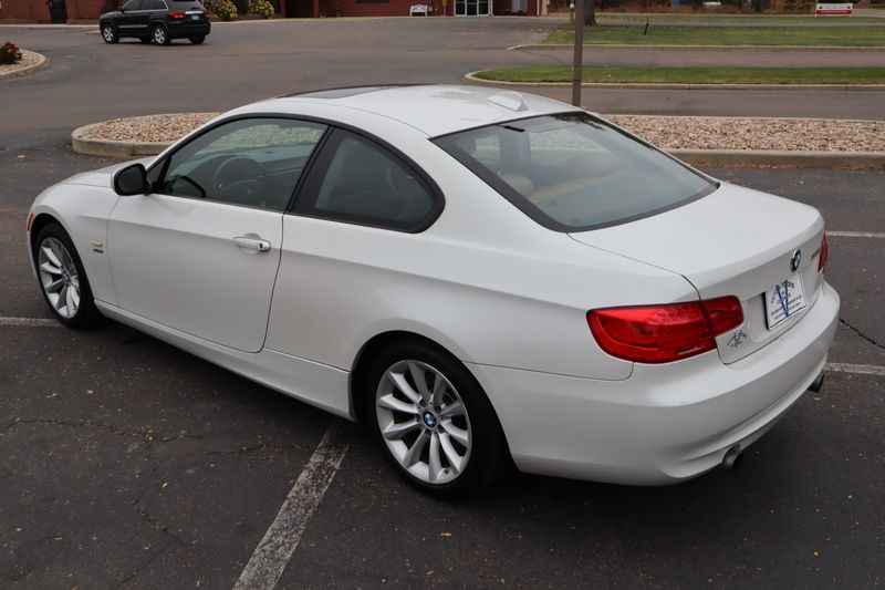 2011 BMW 335xi Photos