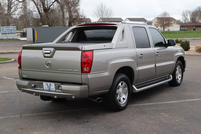 2002 Cadillac Escalade EXT Photos