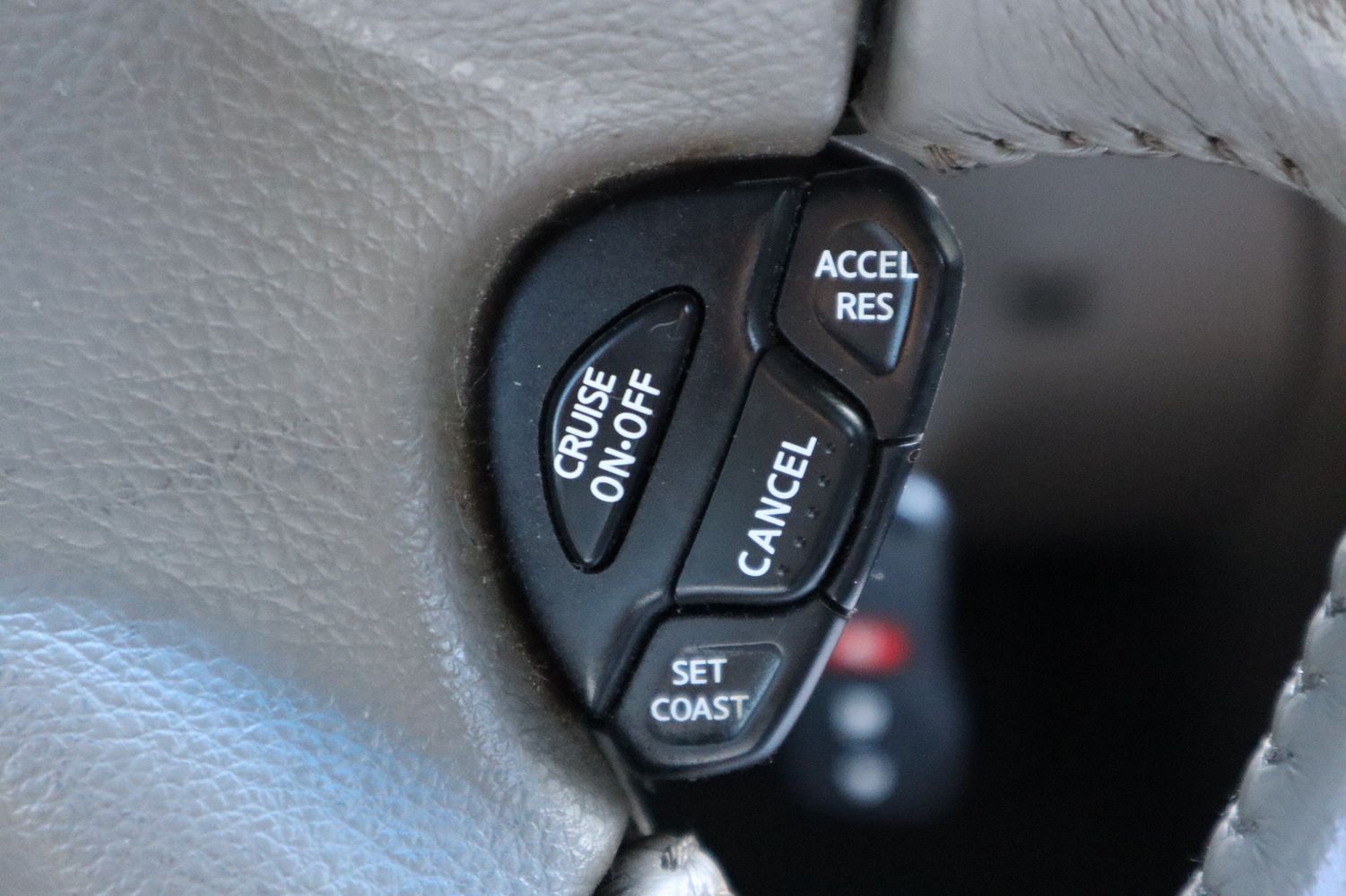 2004 Nissan Pathfinder LE Platinum | Victory Motors of Colorado