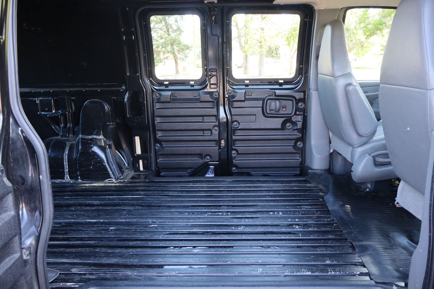 2006 Chevrolet Express 1500 | Victory Motors of Colorado