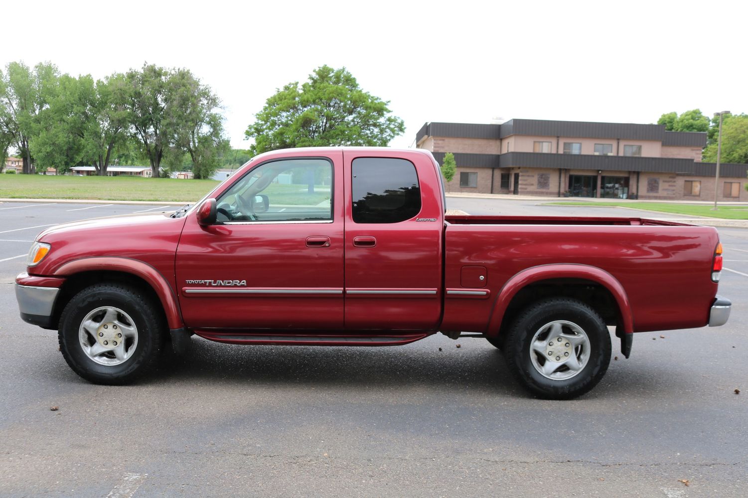 2000 Toyota Tundra Limited | Victory Motors of Colorado
