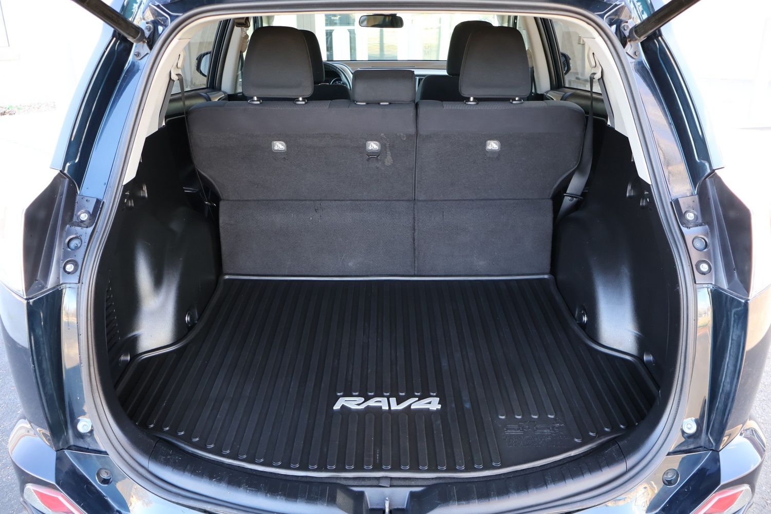 2017 Toyota RAV4 XLE | Victory Motors of Colorado