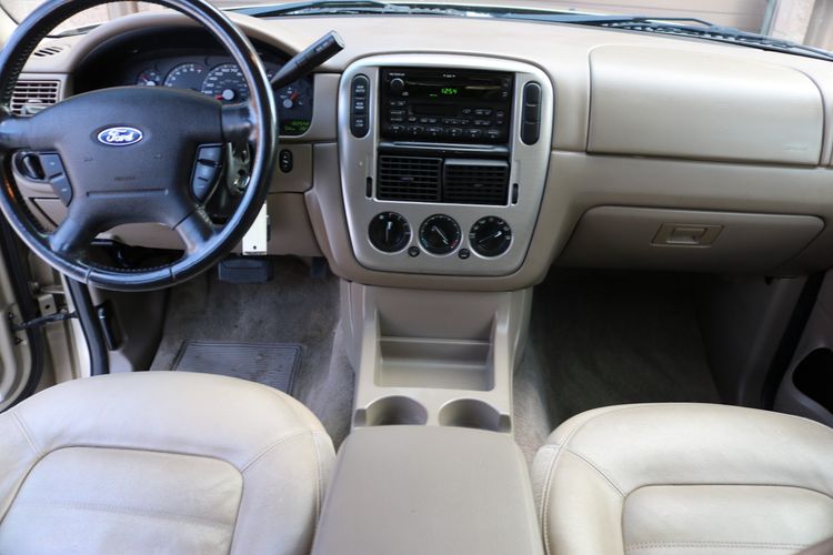 Ford Explorer 2005 Interior