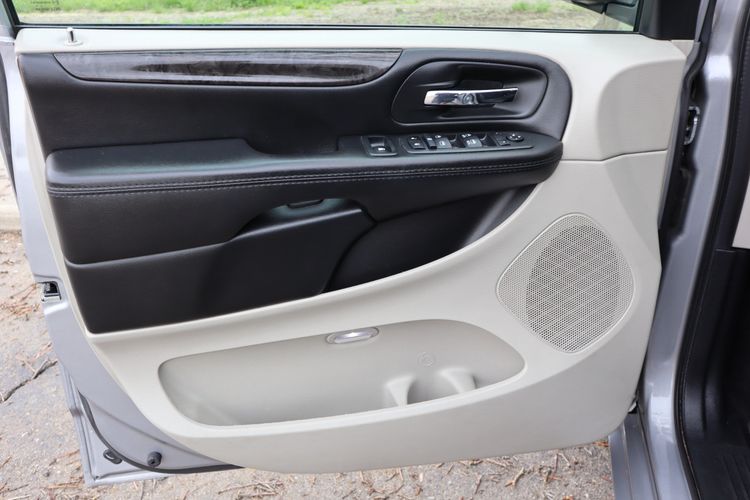 2018 Dodge Grand Caravan SE | Victory Motors of Colorado