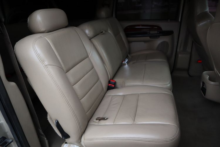 2005 Ford Excursion Limited | Victory Motors of Colorado